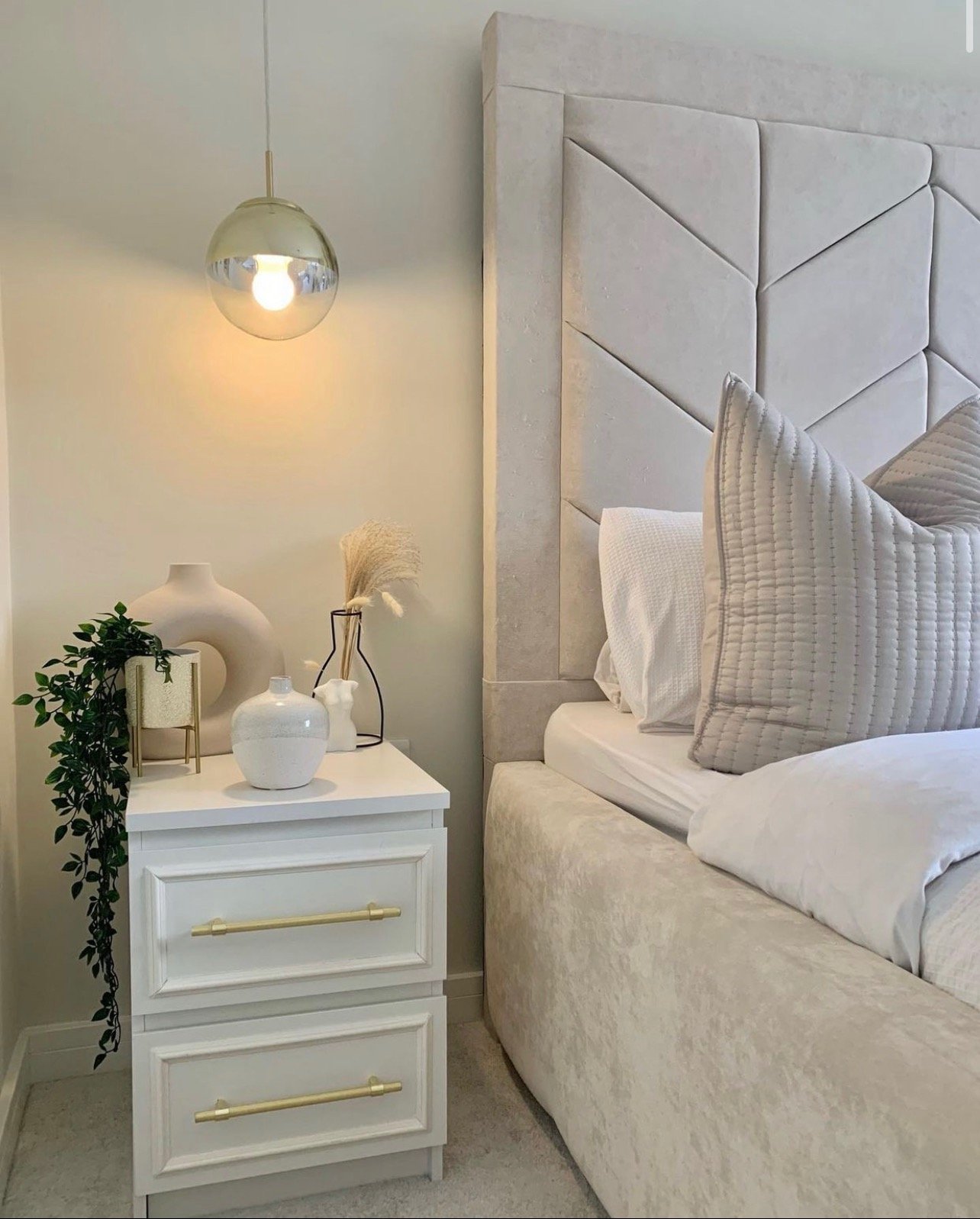 Indulgence Elizabeth Bed - Uneekhome